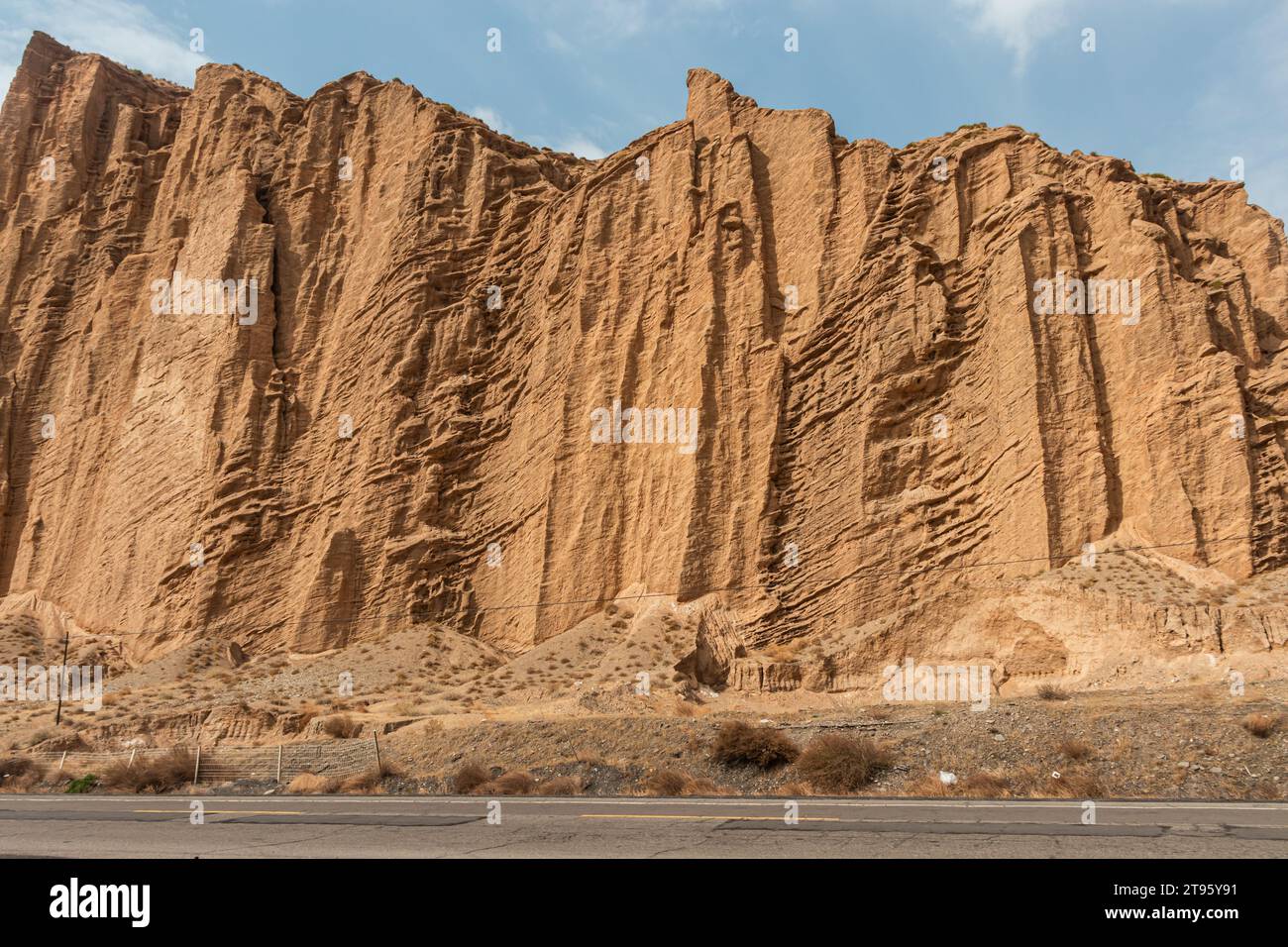 Weathering and erosion of rock strata Stock Photo - Alamy