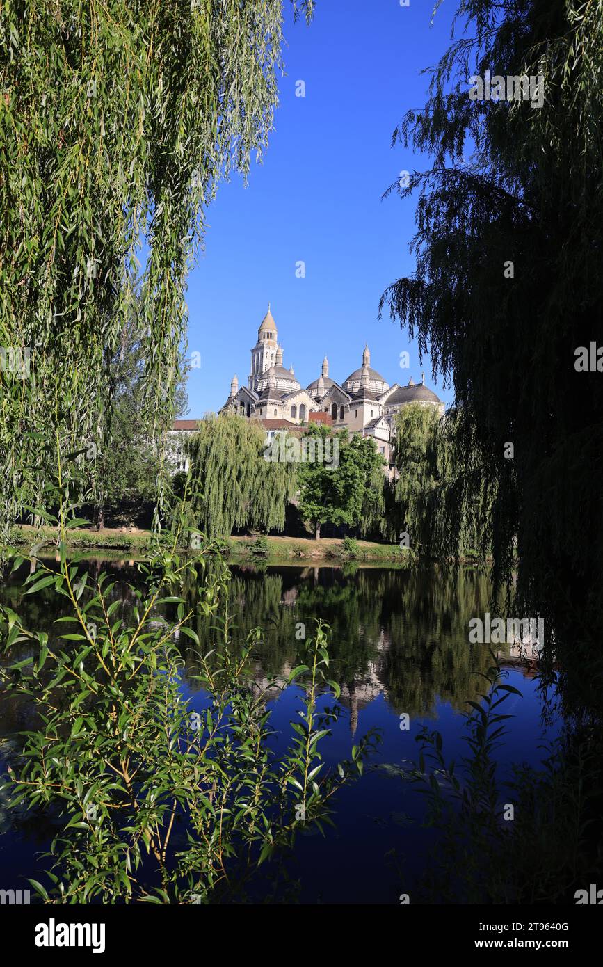 Périgueux dordogne france nature hi-res stock photography and images ...