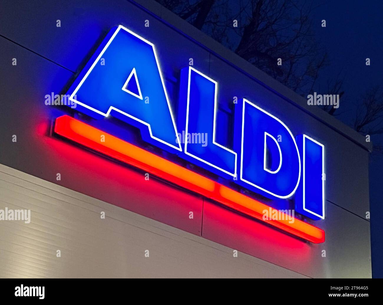 Aldi supermarkt logo hi-res stock photography and images - Alamy