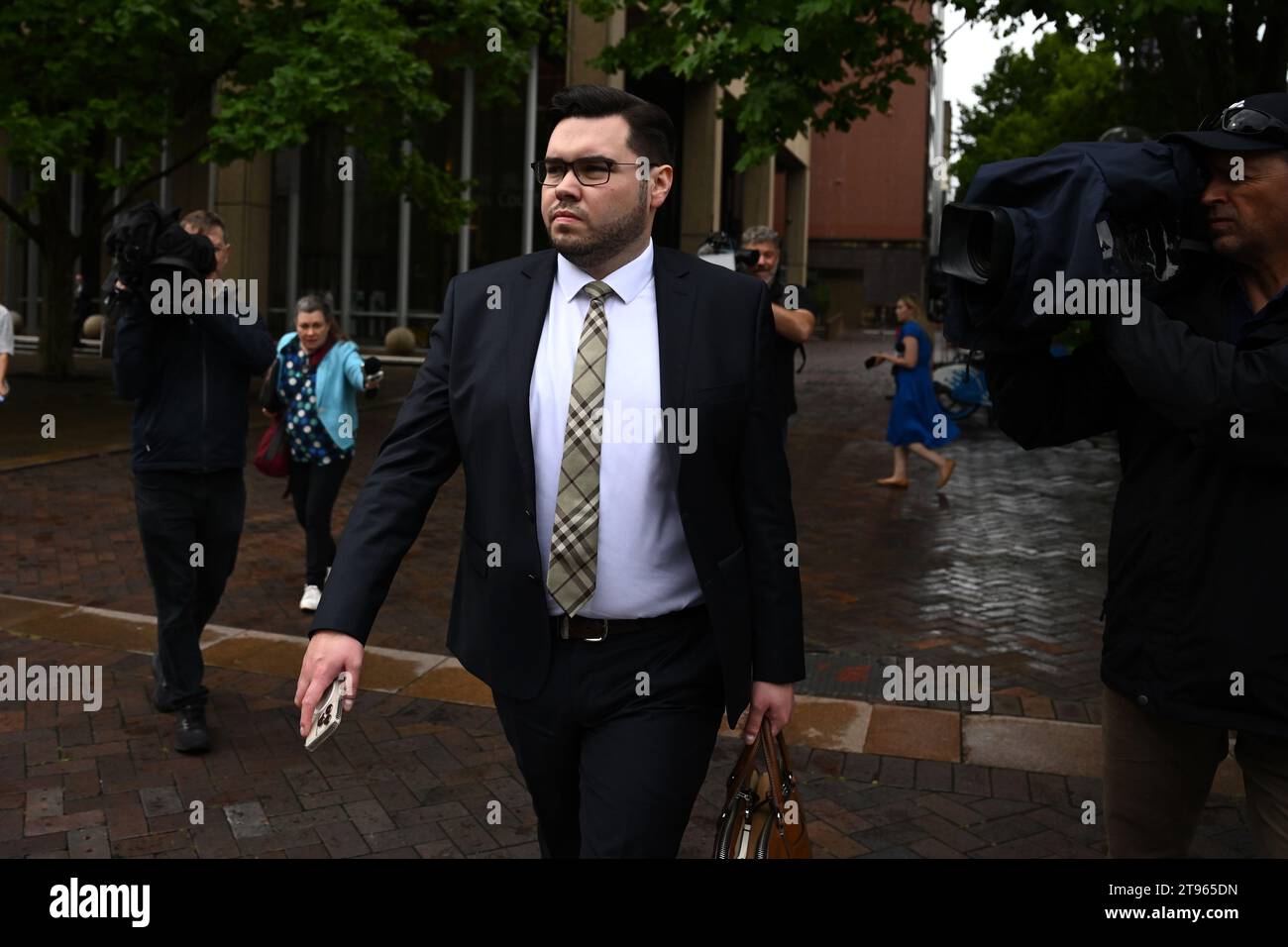 Sydney, Australia. 23rd Nov, 2023. Bruce Lehrmann leaves the Federal ...