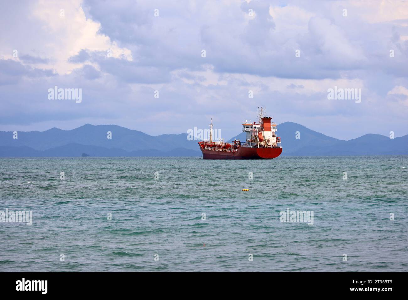 Gas tanker cargo ship hi-res stock photography and images - Alamy