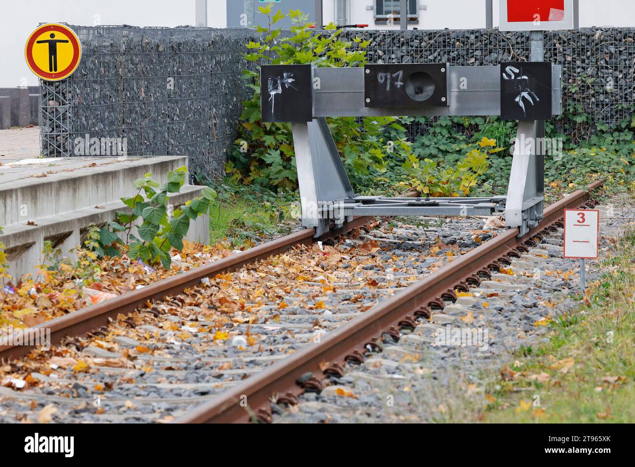 Fahrplanabweichung wegen Personalmangel 22.11.2023 Bei der VIAS ...