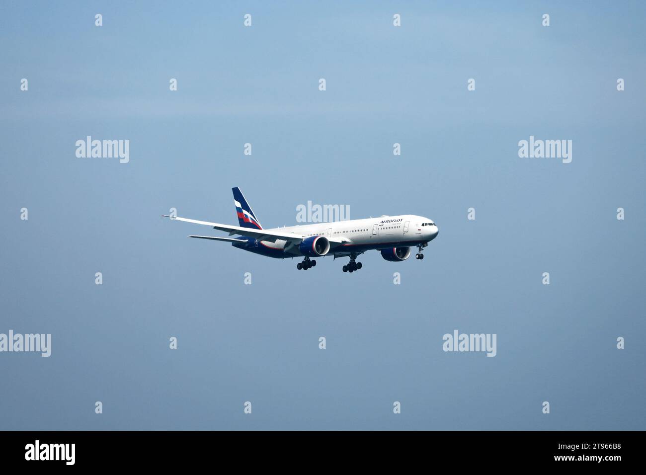 Aeroflot aircraft side view hi-res stock photography and images - Alamy