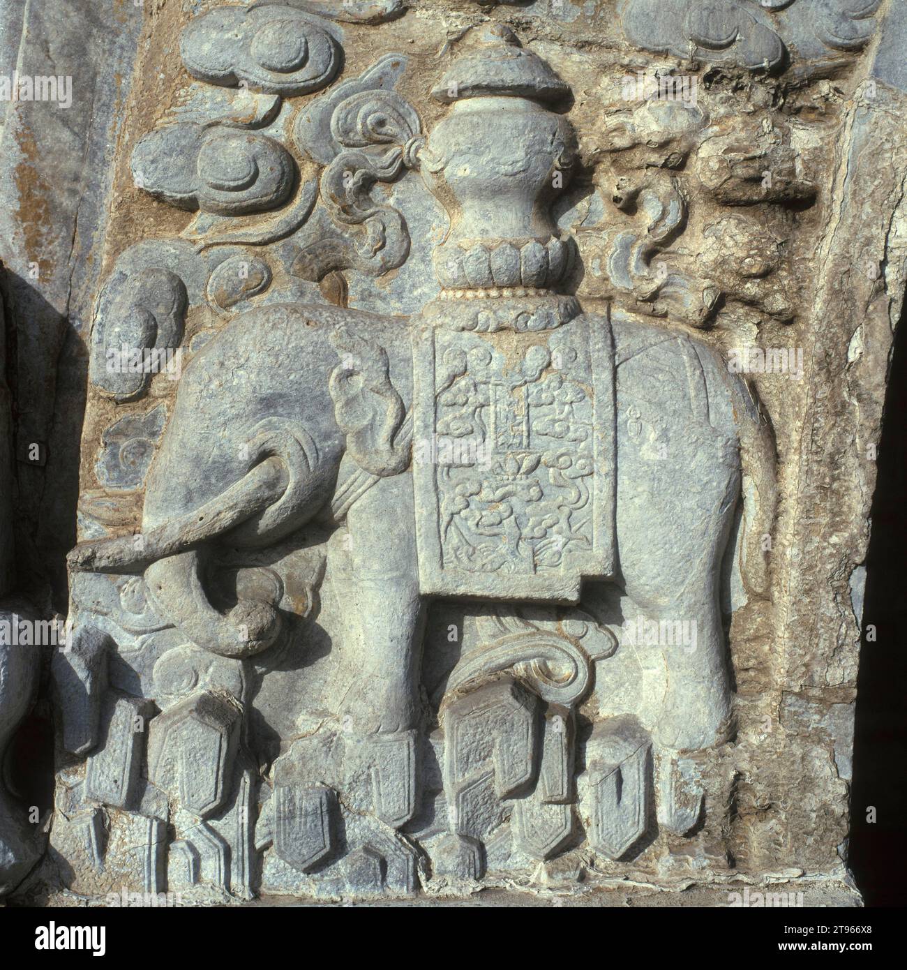 China, Beijing: Surroundings: Temple of the Azure Clouds (Bi Yun Si ...