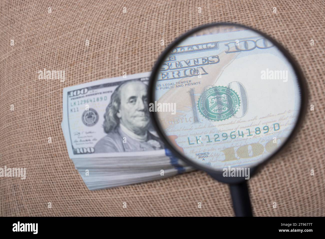 One american dollar magnifying glass hi-res stock photography and ...