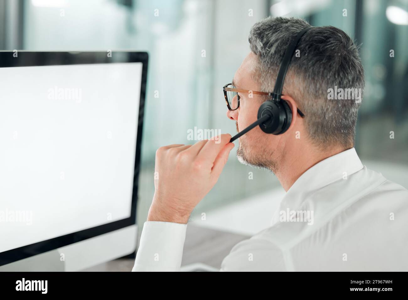 Callcenter desktop hi-res stock photography and images - Alamy