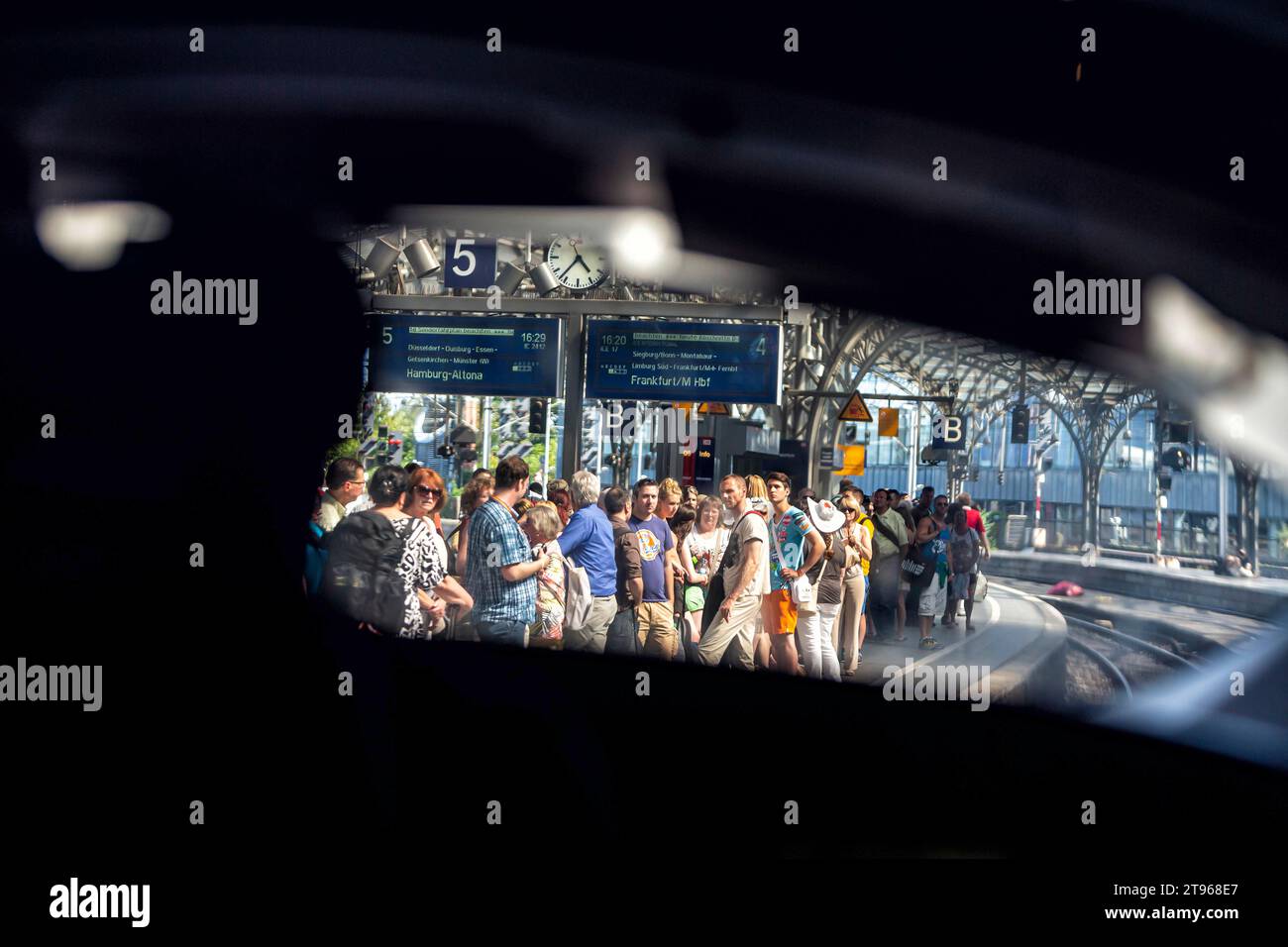 ICE, view through the driver's cab of an ICE to perch passengers on the ...