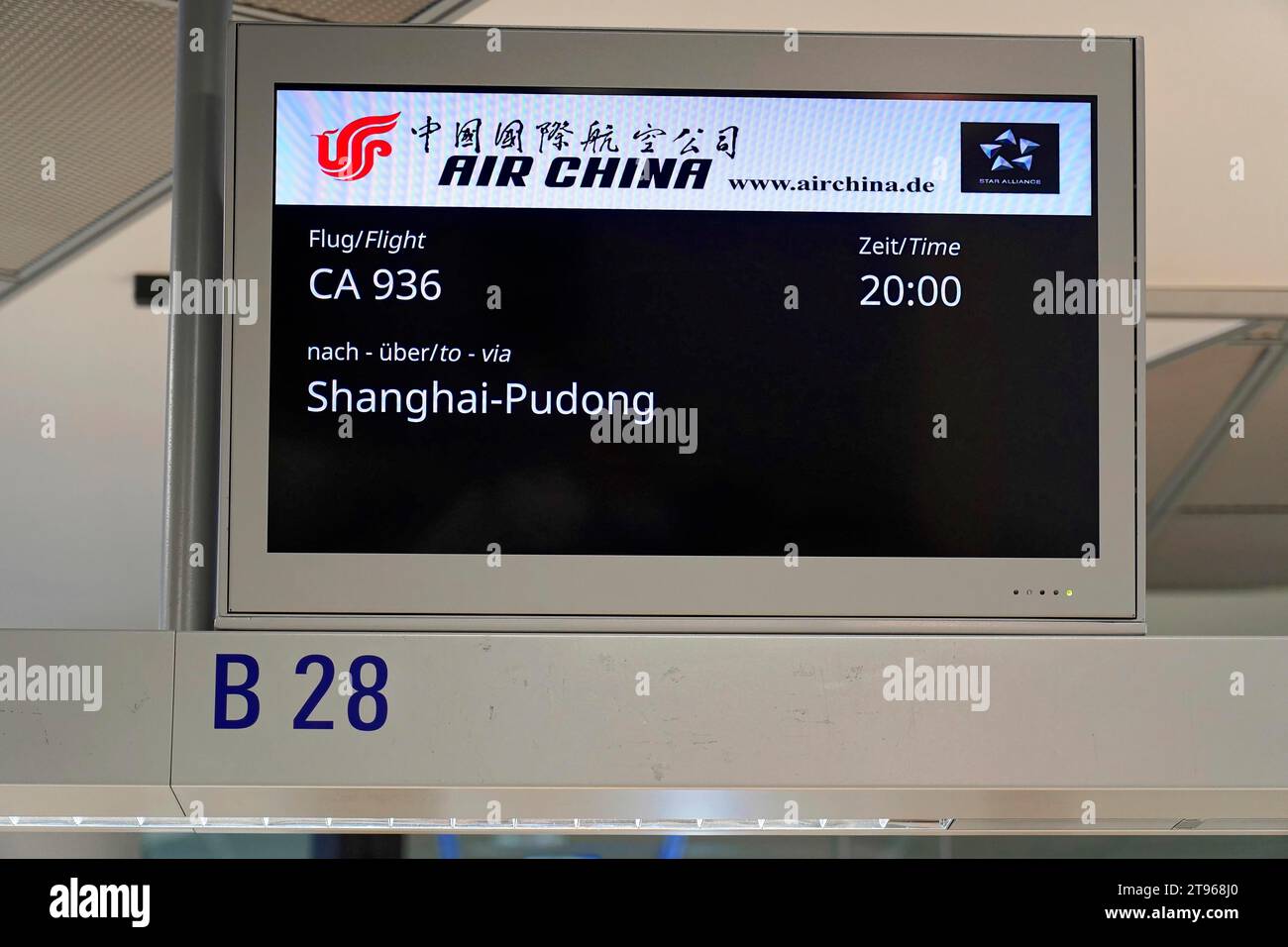 Frankfurt flight to china hi-res stock photography and images - Alamy