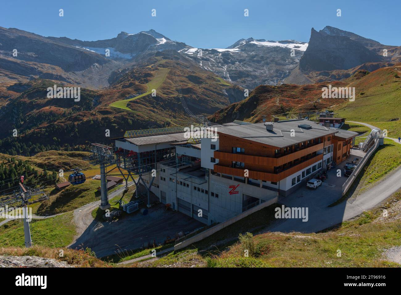 Intermediate station Sommerbergalm (2) (100m) of the Hintertux glacier ...