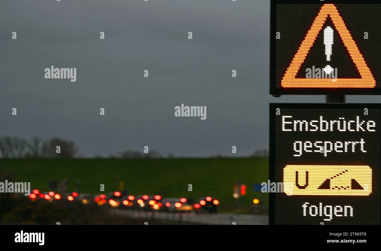Leer, Germany. 23rd Nov, 2023. An electronic traffic sign indicates the ...