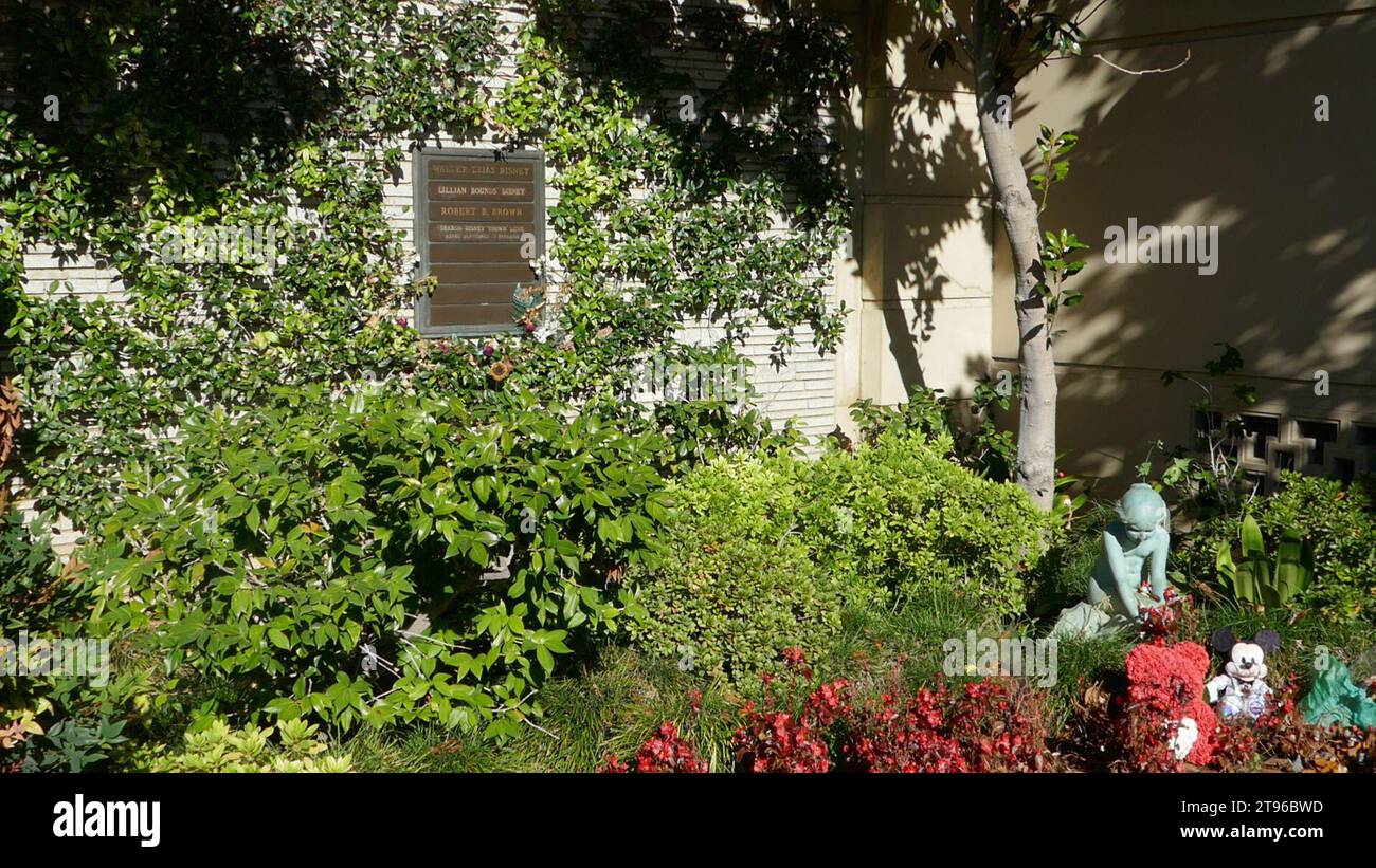 Prifvate family garden hi-res stock photography and images - Alamy