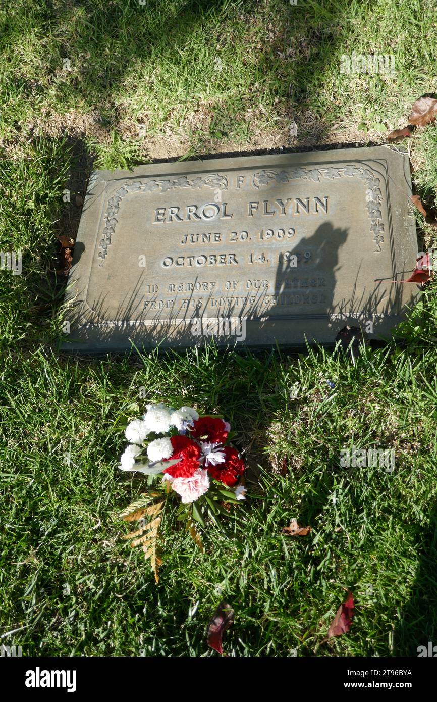 Glendale, California, USA 21st November 2023 Actor Errol Flynn Grave in Garden of Everlasting ...