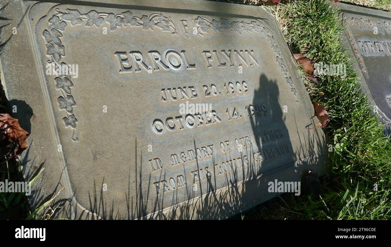 Glendale, California, USA 21st November 2023 Actor Errol Flynn Grave in Garden of Everlasting ...