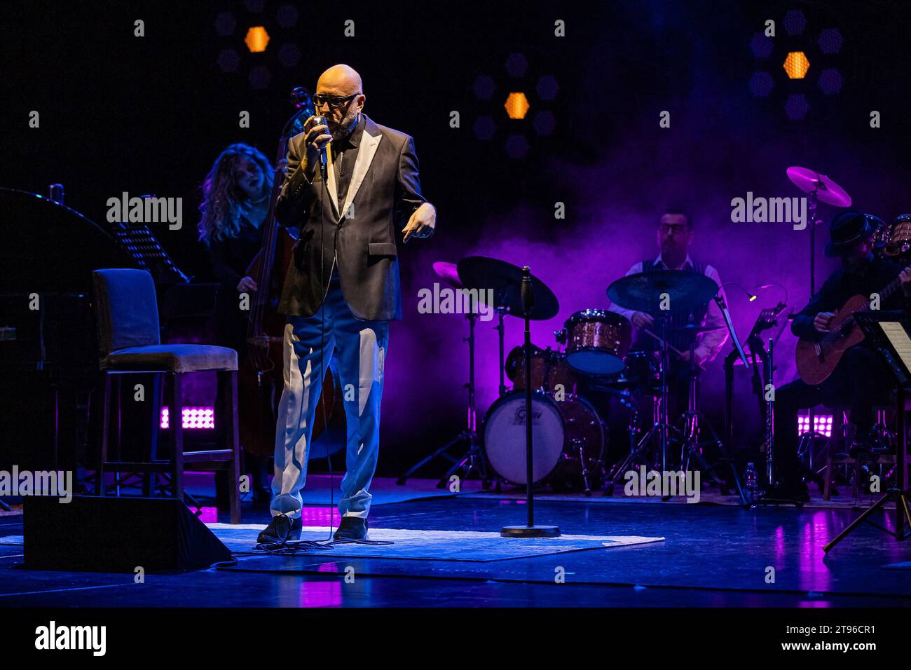 Mario biondi show hi-res stock photography and images - Alamy