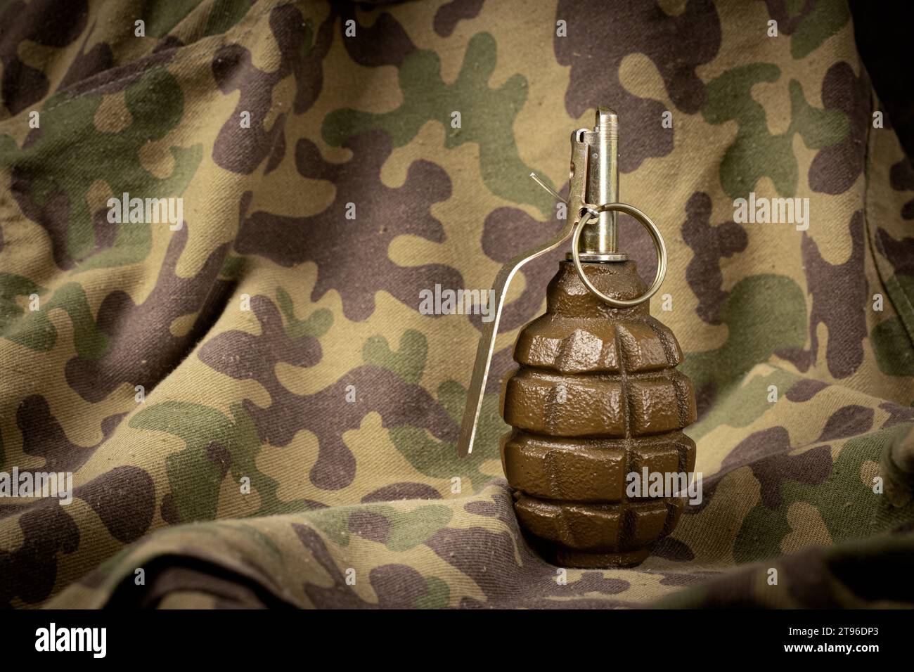 Pull pin on grenade hi-res stock photography and images - Alamy