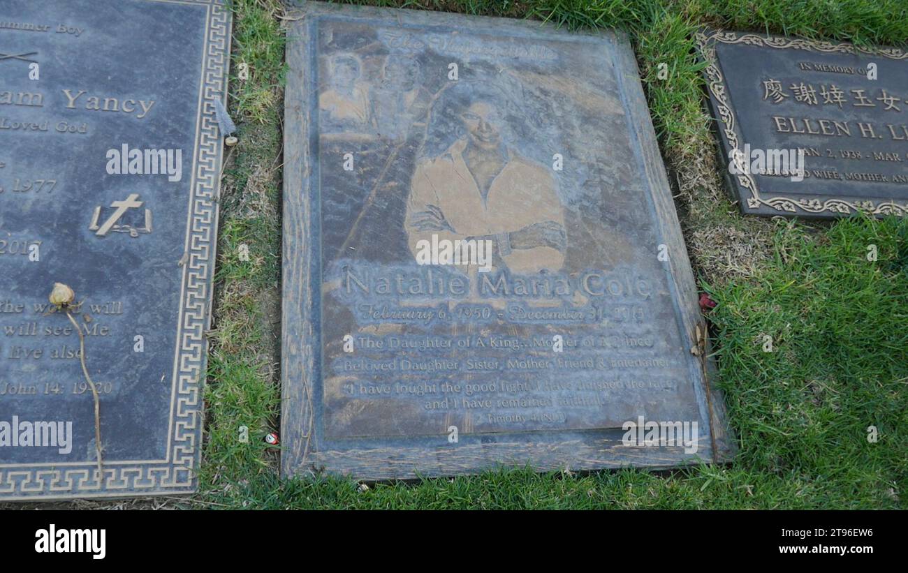Glendale, California, USA 21st November 2023 Singer Natalie Cole Grave ...