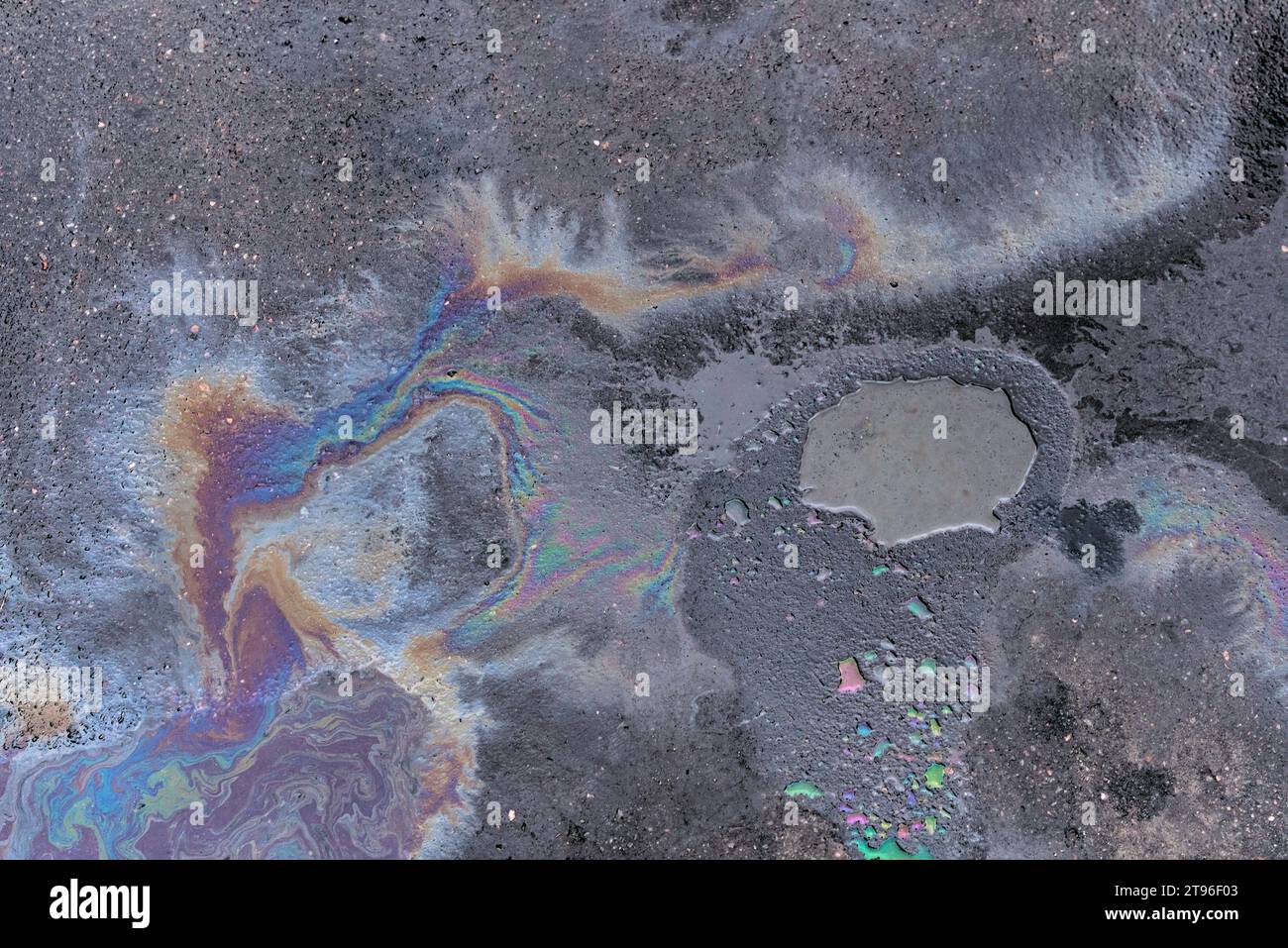 Oil spill rain water hi-res stock photography and images - Alamy