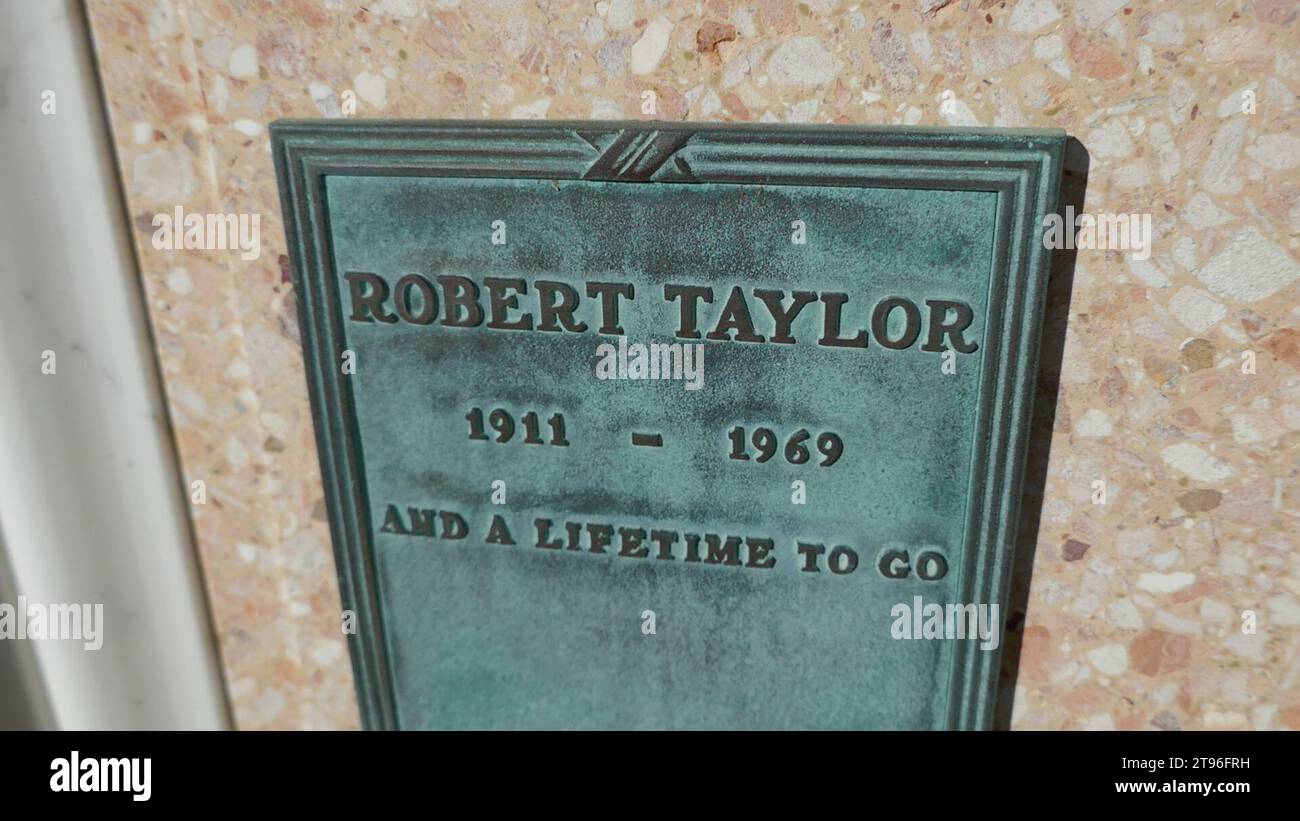Glendale, California, USA 21st November 2023 Actor Robert Taylor Grave ...