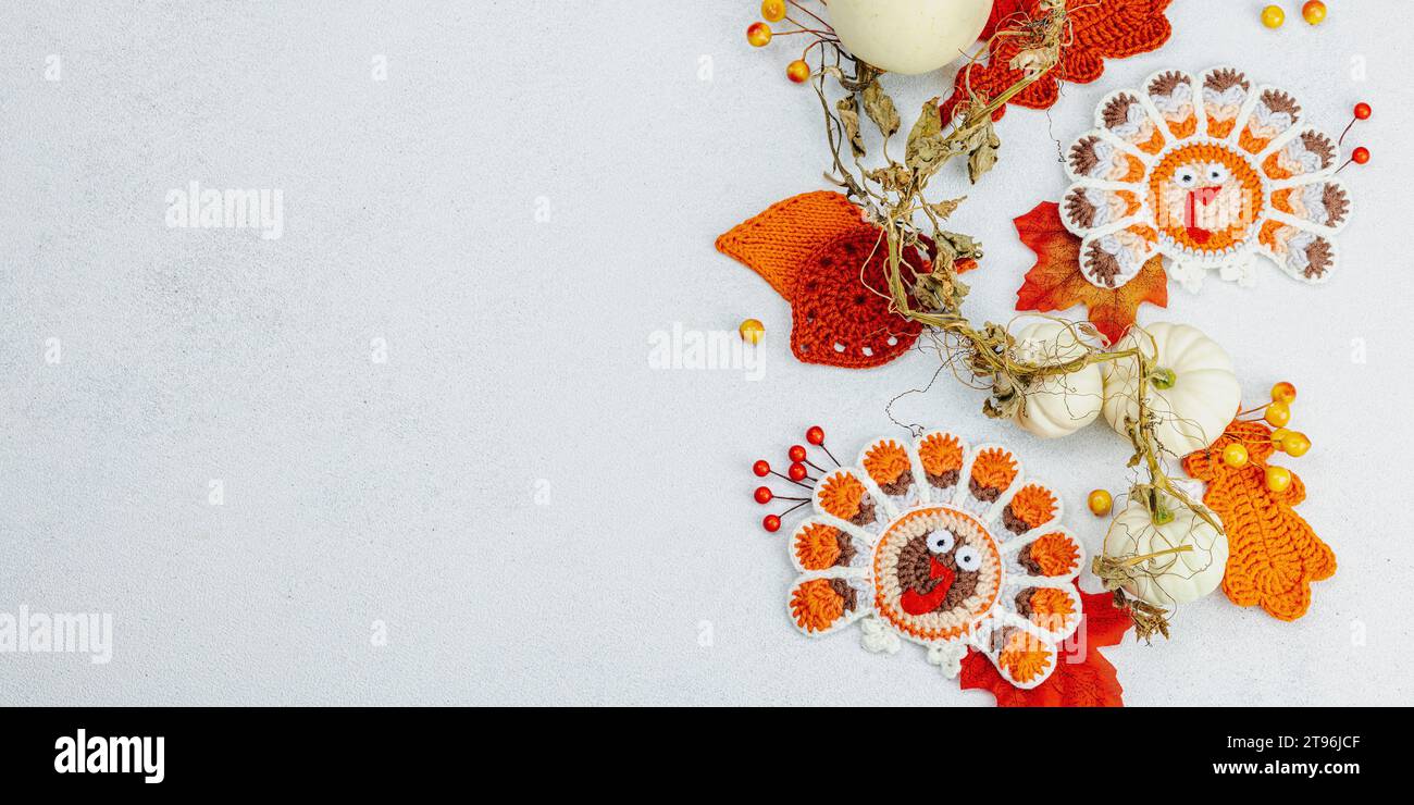 Autumn table setting. Thanksgiving cutlery, traditional fall decor ...