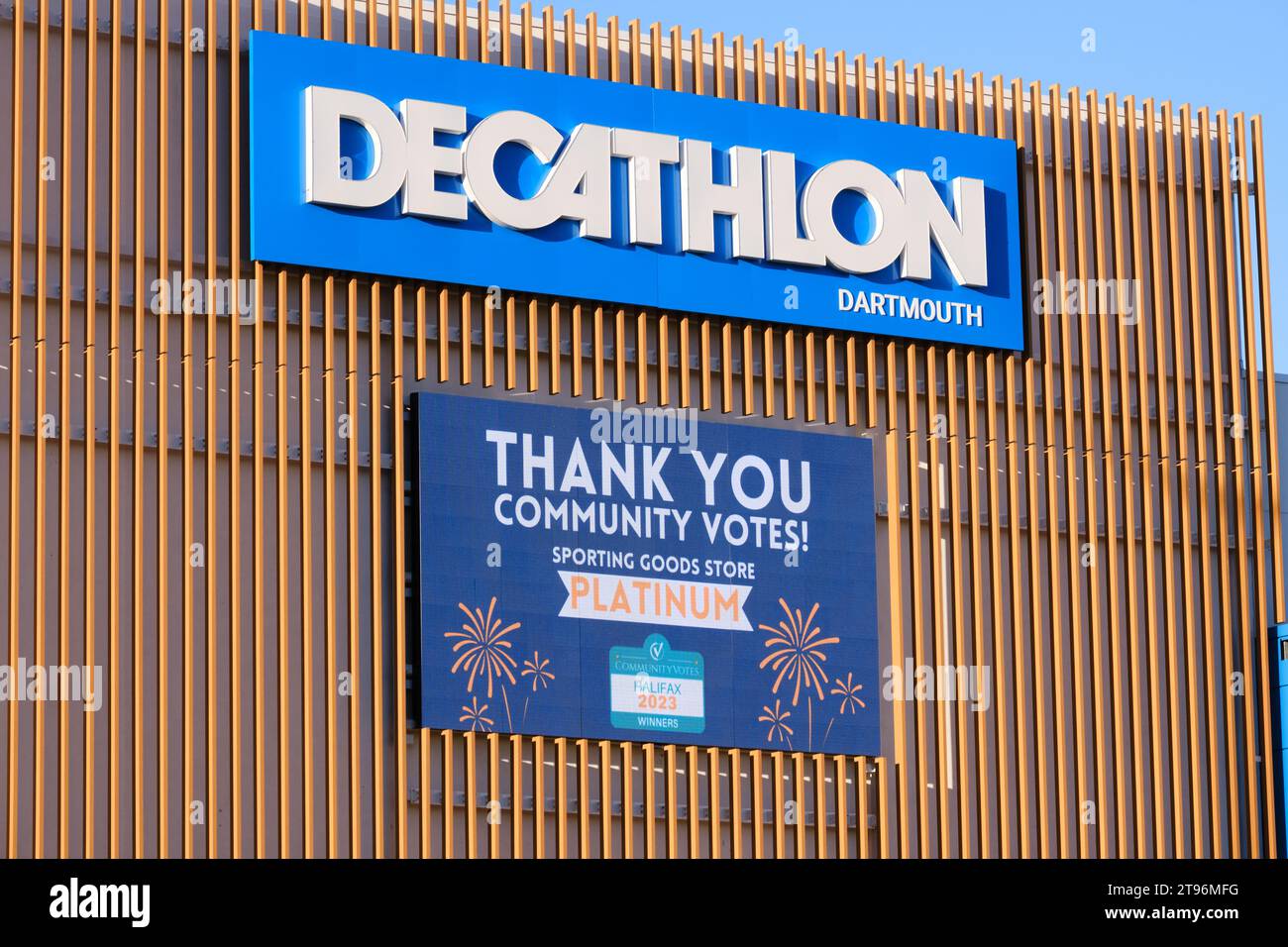 Decathlon logo hi-res stock photography and images - Alamy