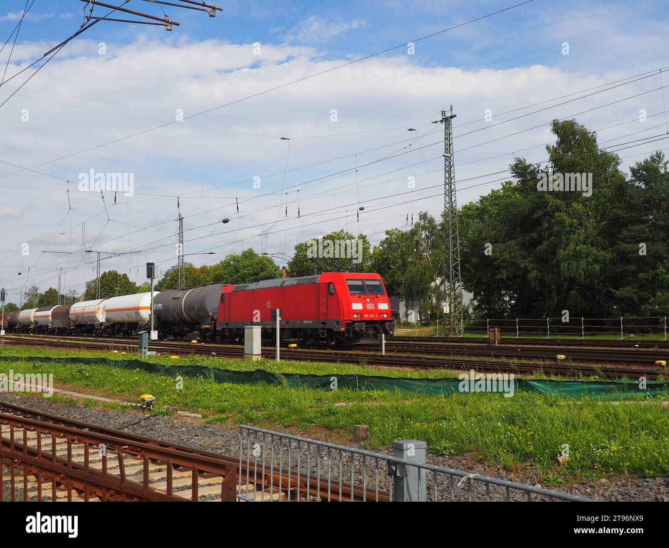 Red waggons hi-res stock photography and images - Alamy