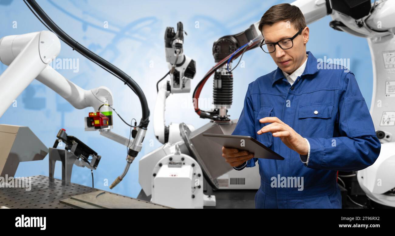 robots in a smart factory. Smart industry 4.0 concept Stock Photo - Alamy