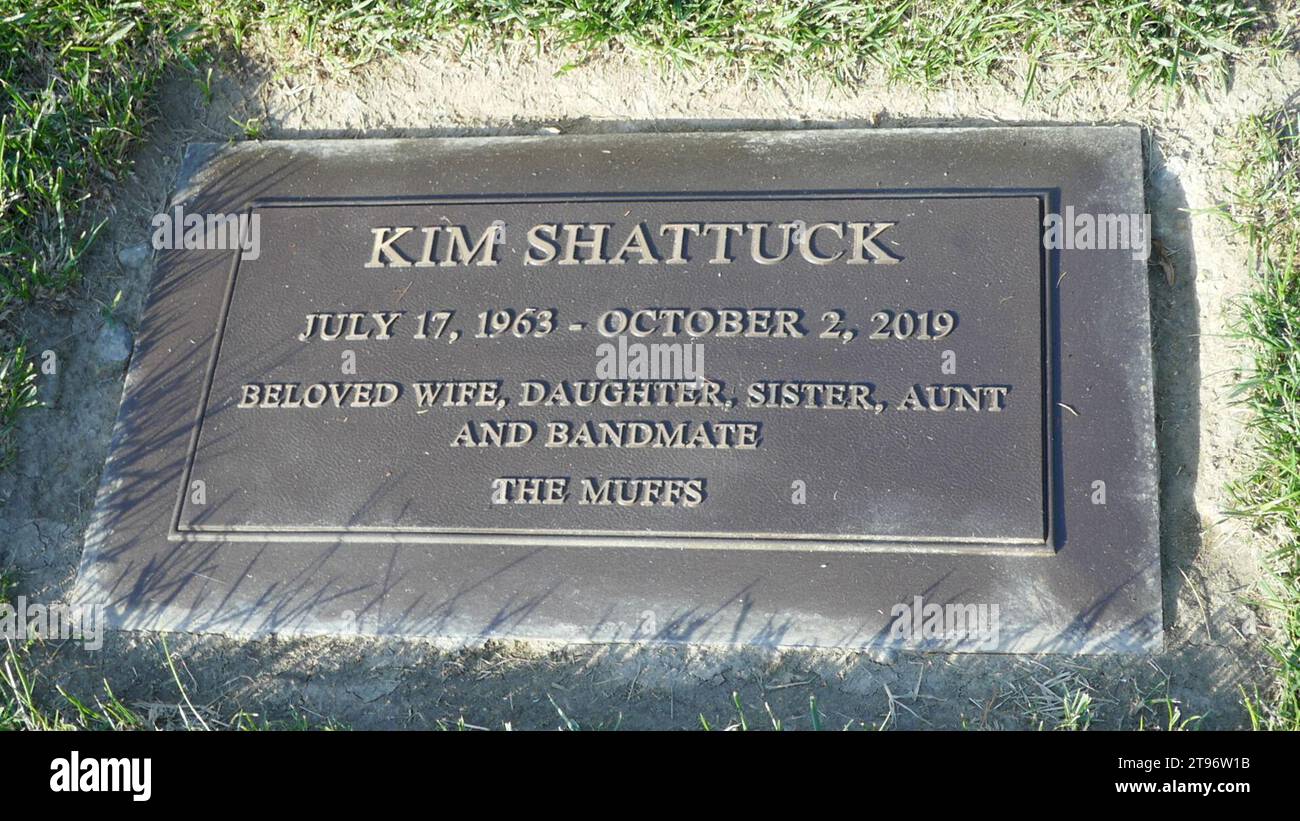 Glendale, California, USA 21st November 2023 Singer Kim Shattuck Grave ...