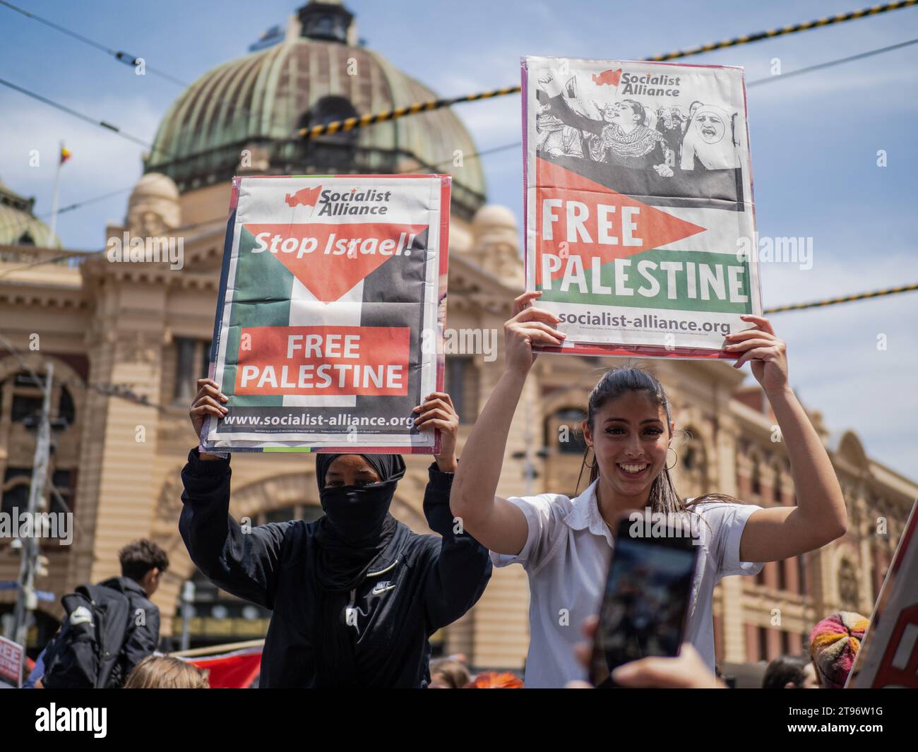 Melbourne, Australia. 23rd Nov, 2023. Student demonstrators hold ...