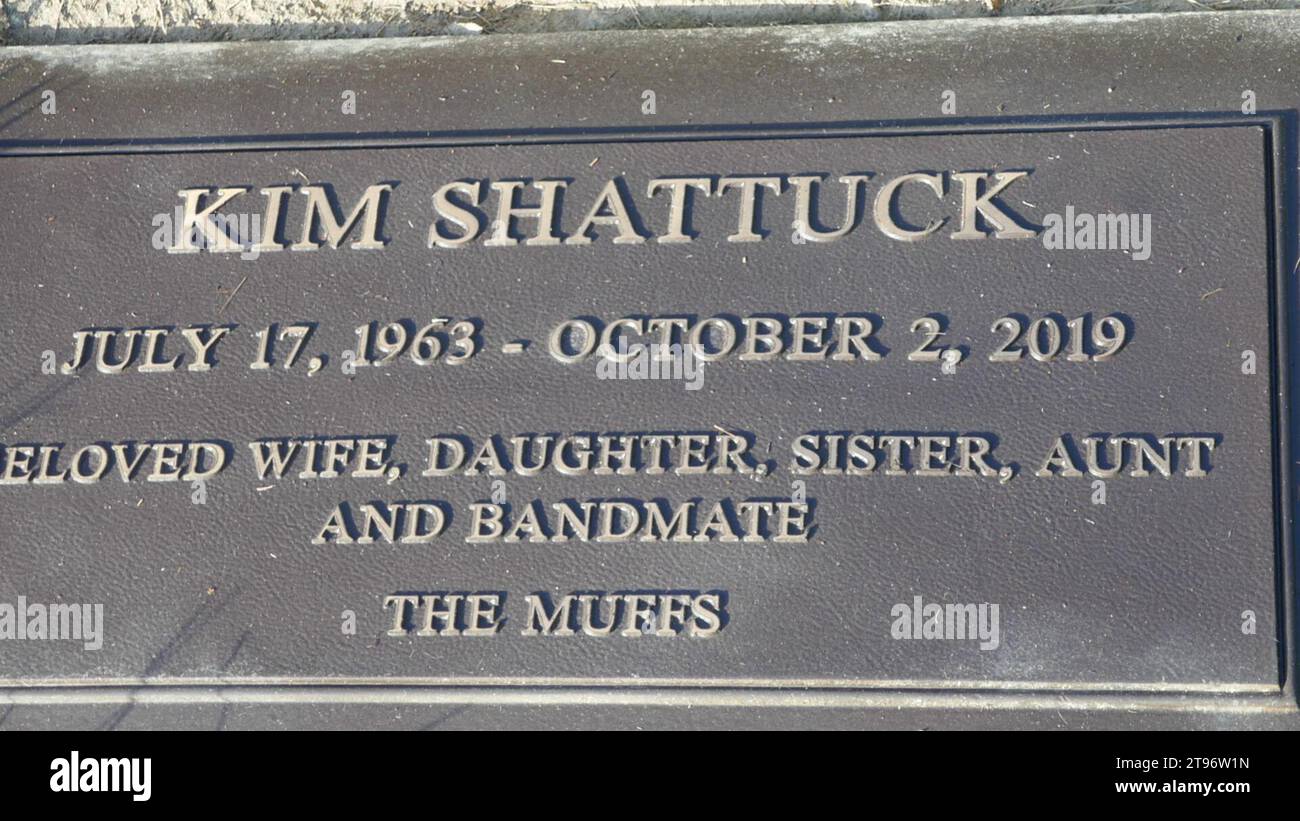 Glendale, California, USA 21st November 2023 Singer Kim Shattuck Grave in Kindly Light Section ...