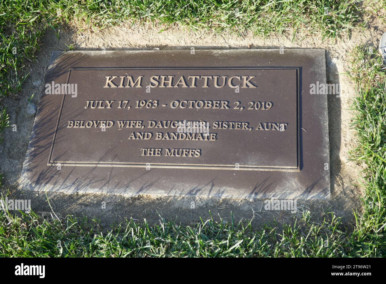 Glendale, California, USA 21st November 2023 Singer Kim Shattuck Grave ...