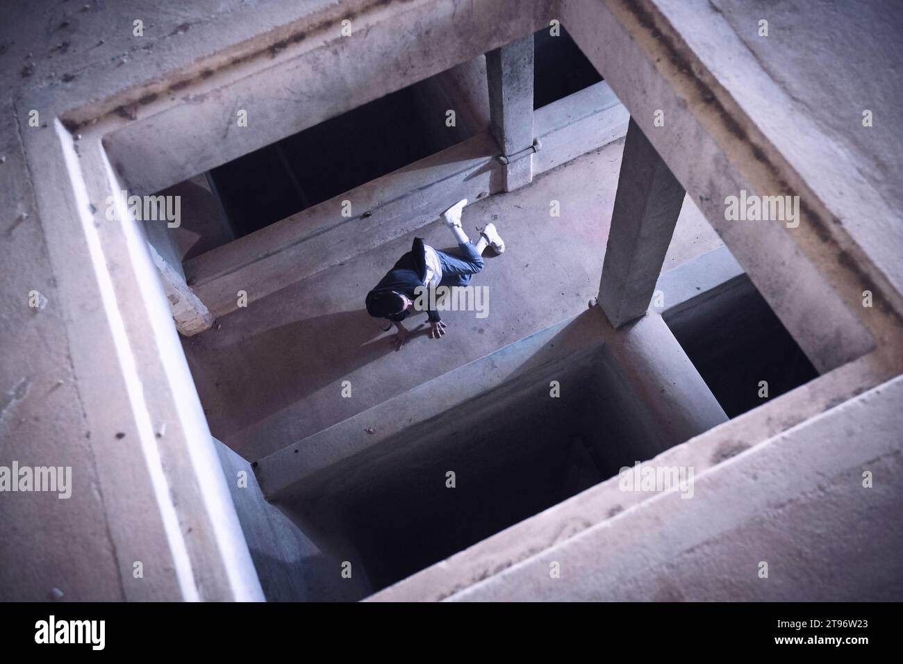 From below of unrecognizable athlete male preparing turtle element of ...