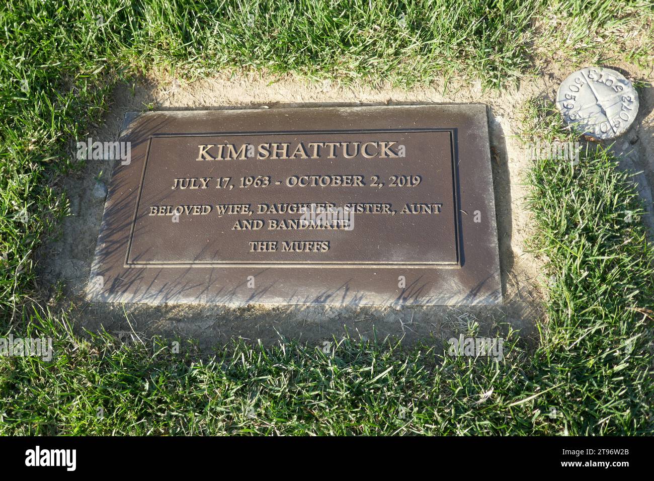 Glendale, California, USA 21st November 2023 Singer Kim Shattuck Grave ...