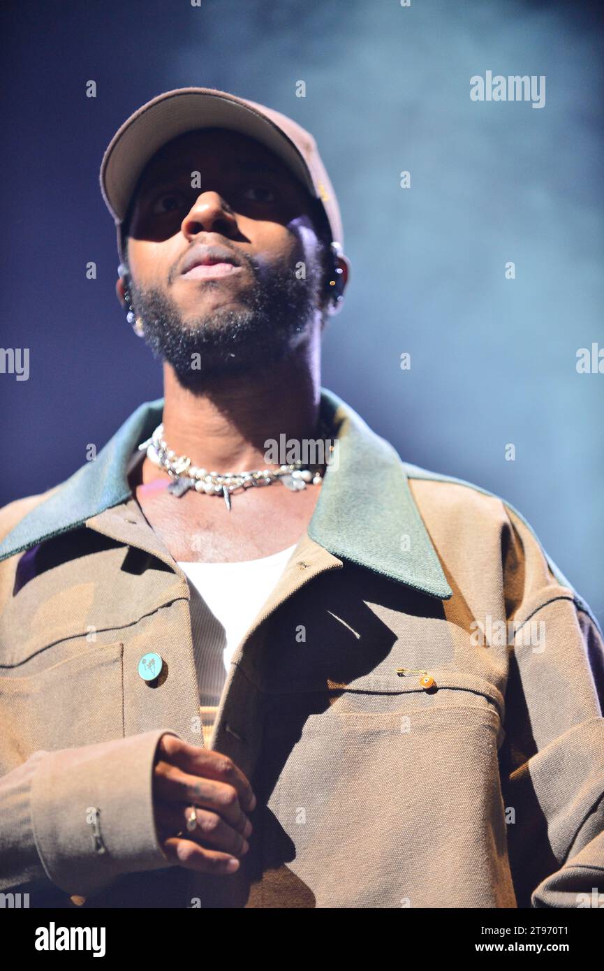Miami, Florida, USA. 22nd Nov, 2023. 6LACK performs live on stage during his "Since I Have A ...