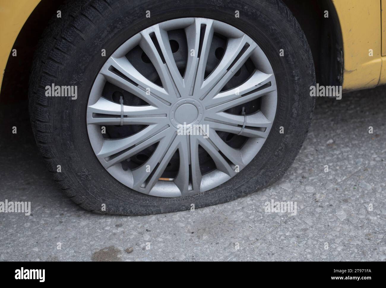 Fahrzeugschaden hi-res stock photography and images - Alamy