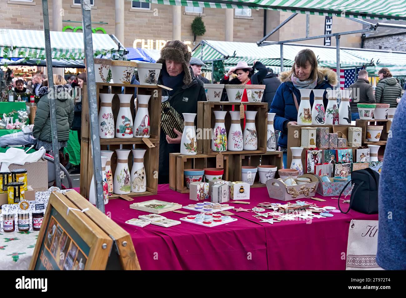 Busy christmas hi-res stock photography and images - Alamy