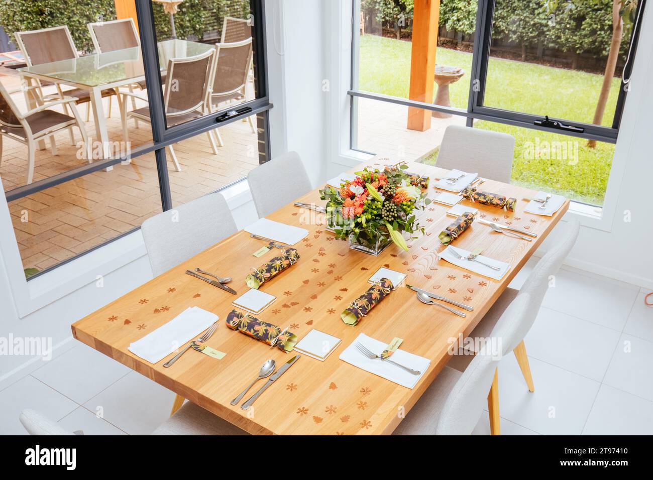 Australian Table Decorations for Christmas Stock Photo - Alamy