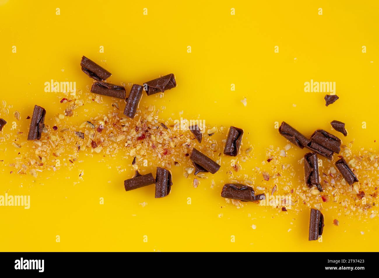 Surface of yellow fruit cake with chocolate pieces as background Stock ...