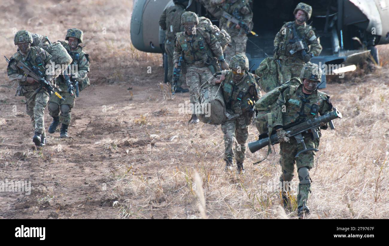 Shikama, Japan. 23rd Nov, 2023. Member of Japan Ground Self-Defense ...