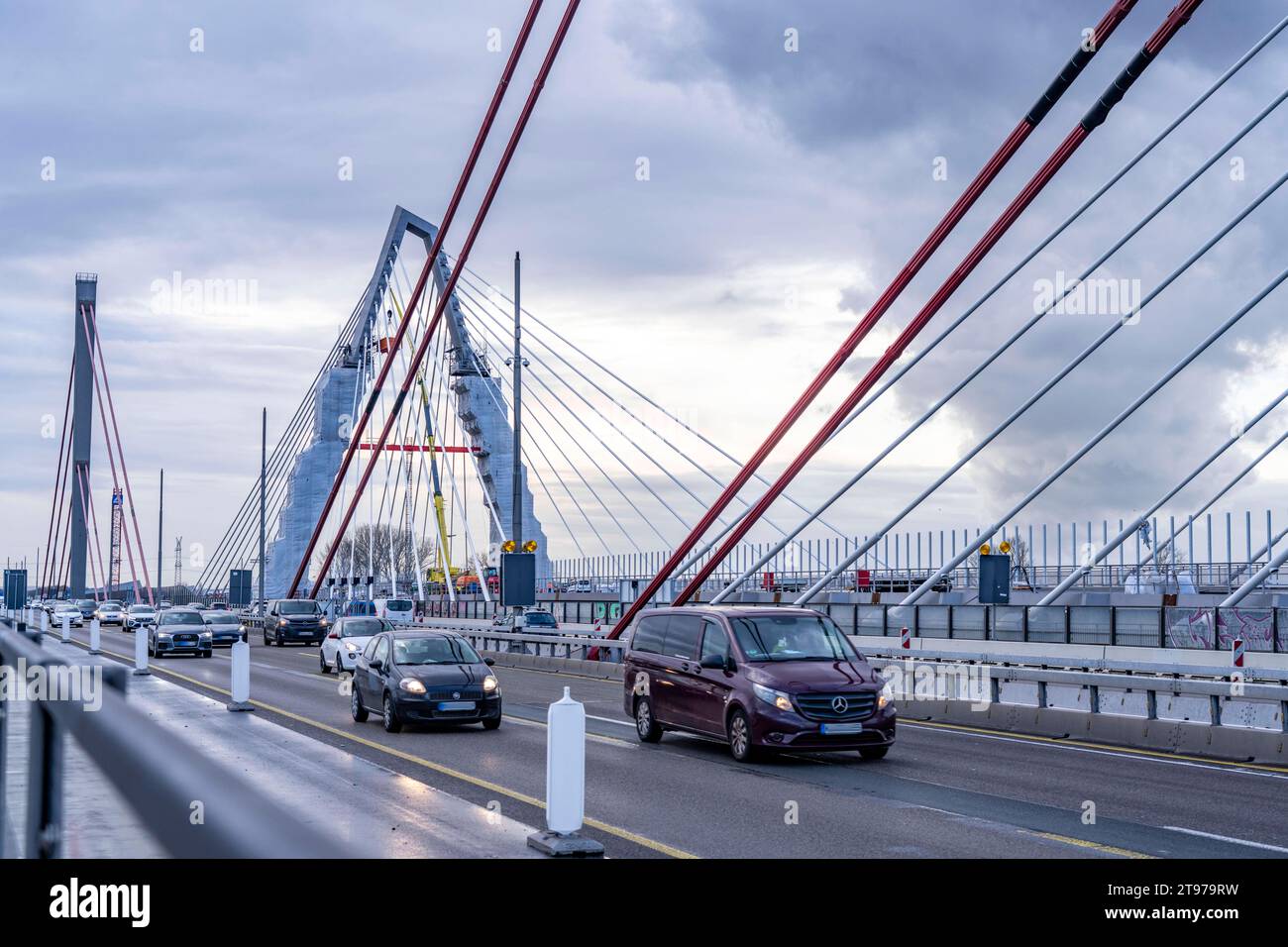 Neubau der Autobahnbrücke der A1 über den Rhein bei Leverkusen, nach der Fertigstellung der ...