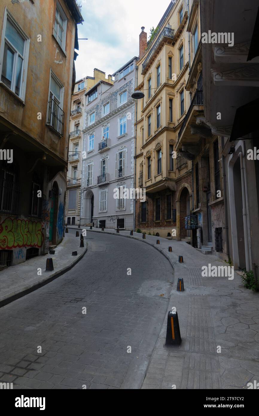Old curved street in hi-res stock photography and images - Alamy