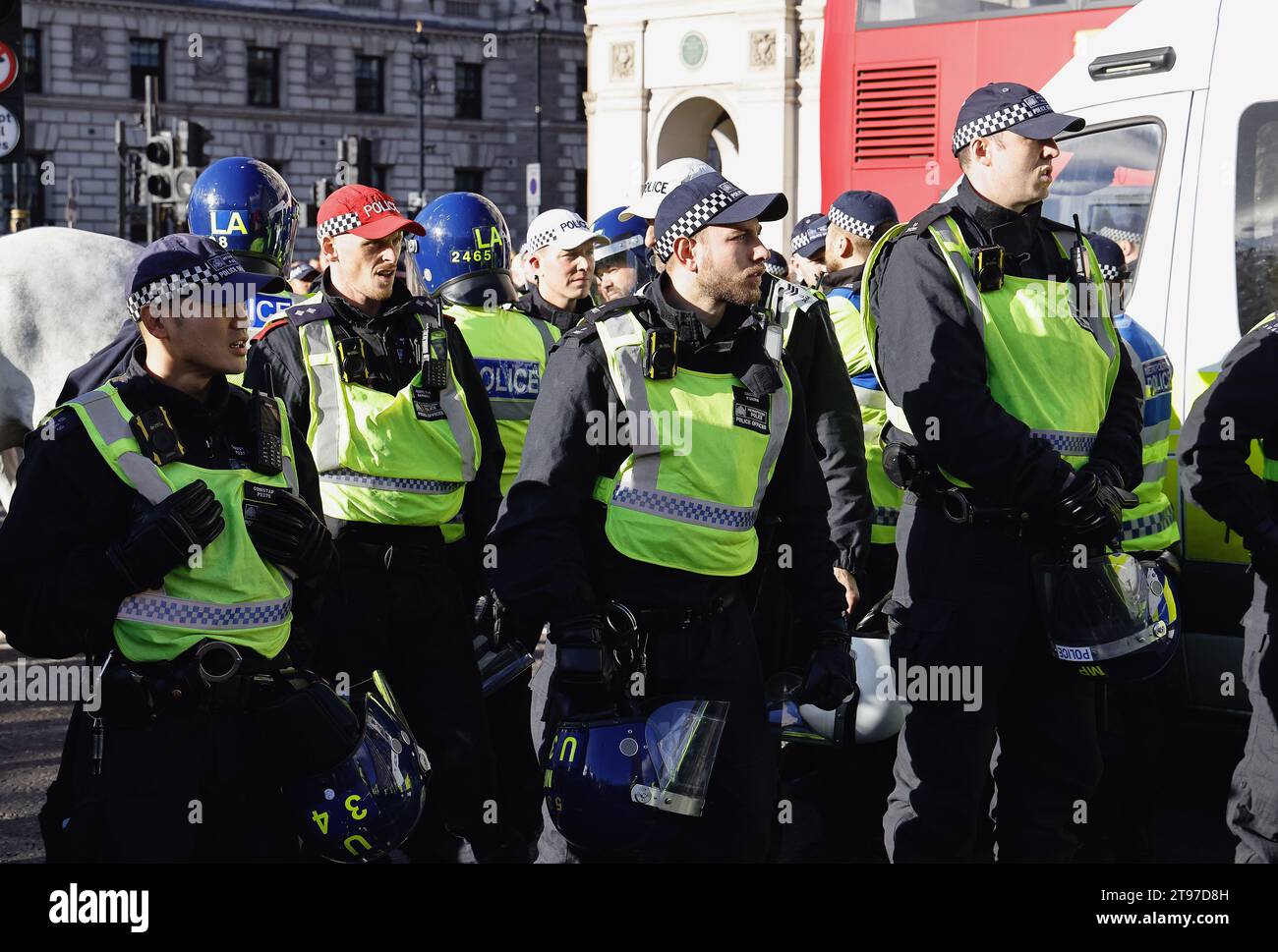 England, London, Parliament Square, Riot police and public order police ...