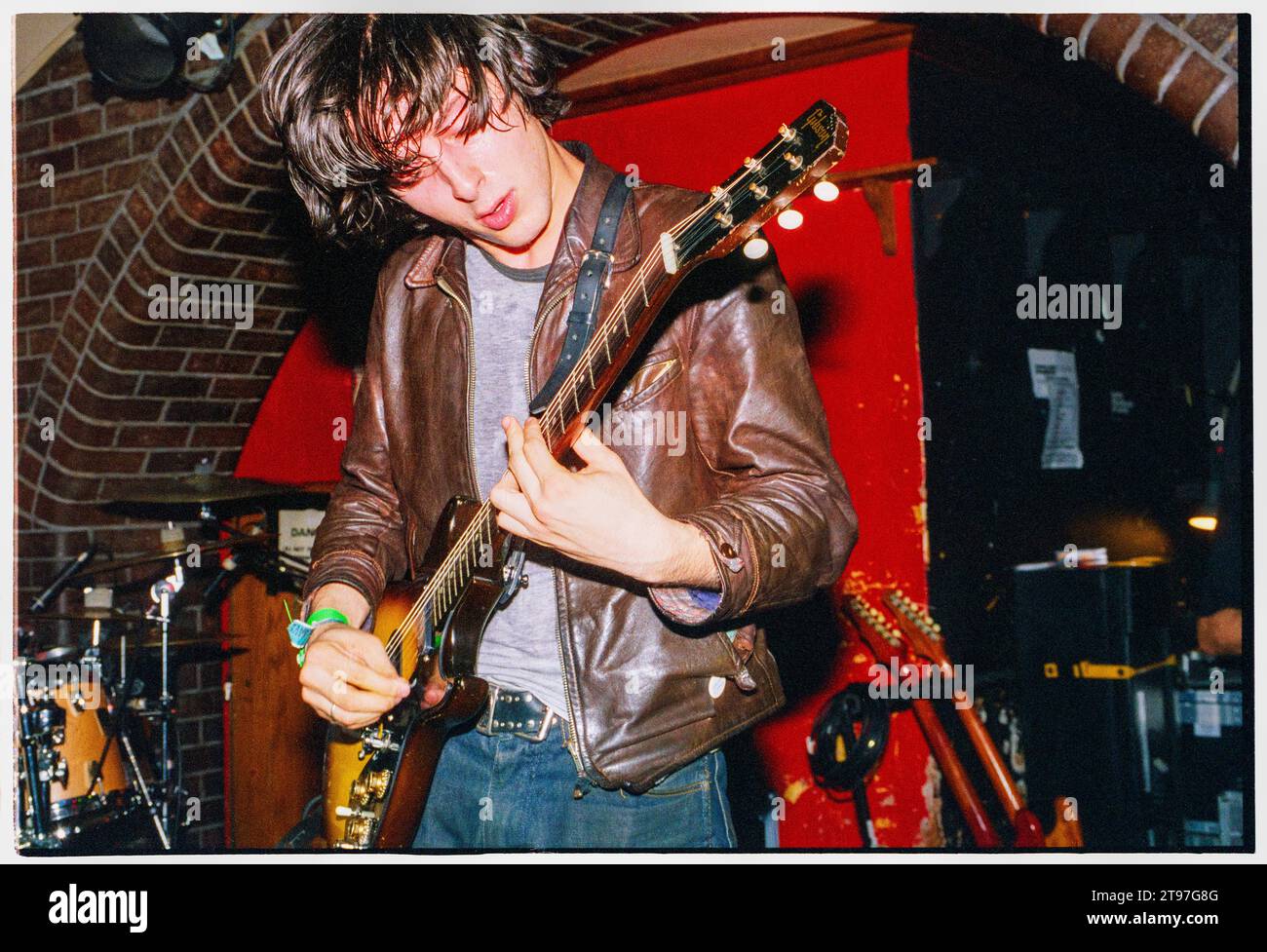 CARL BARAT, LIBERTINES, 2002: A very young Carl Barât of The Libertines ...