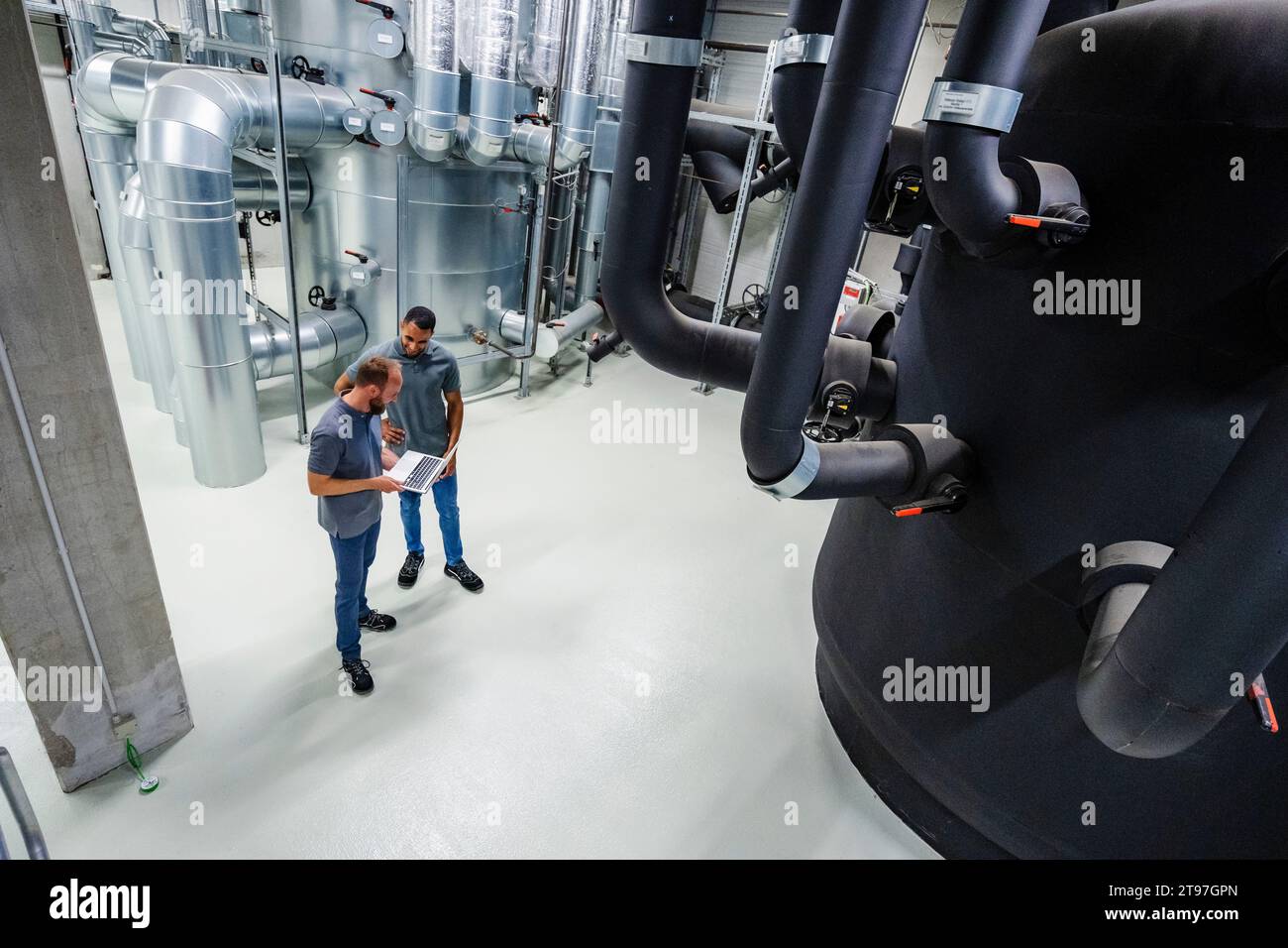 Employees diversity hi-res stock photography and images - Alamy