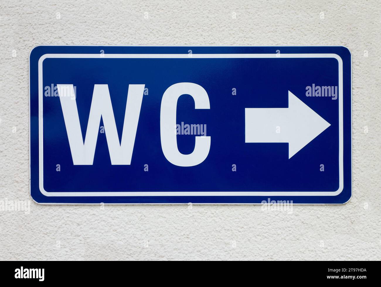 Washroom sign with arrow hi-res stock photography and images - Alamy