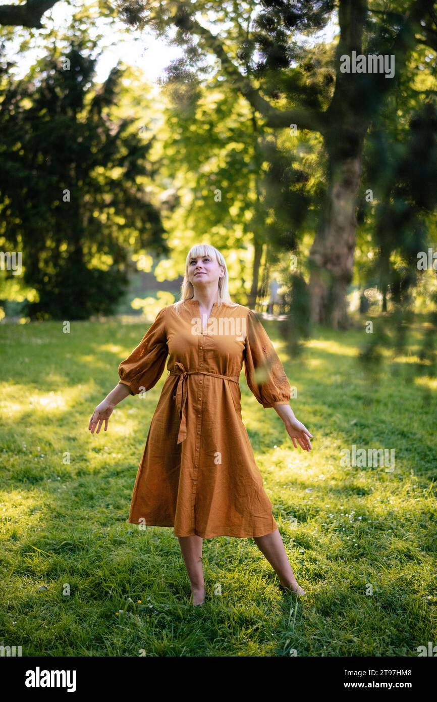 Standing grass hi-res stock photography and images - Alamy