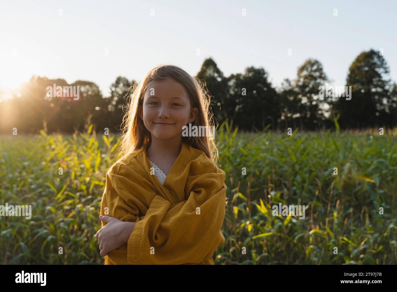 Portrait girl arms crossed hi-res stock photography and images - Alamy