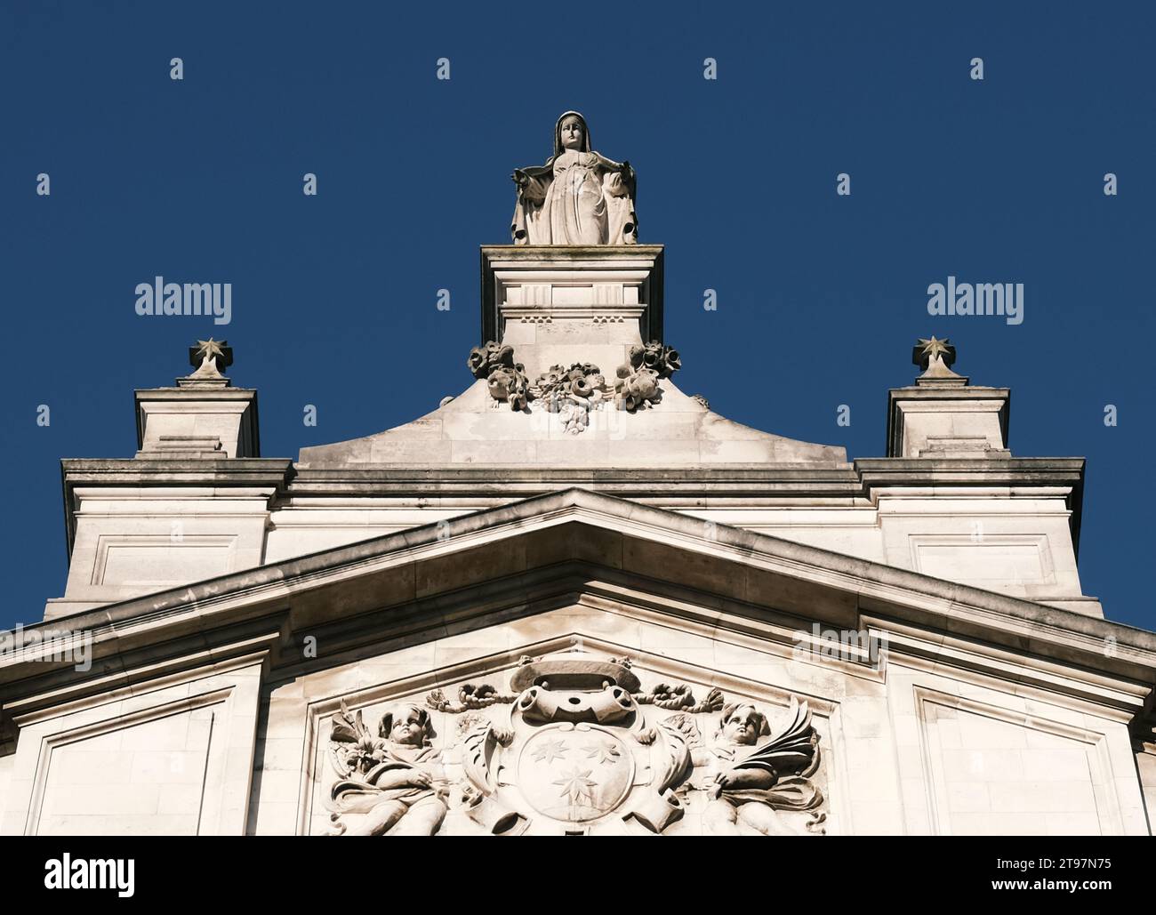 Holy trinity brompton building hi-res stock photography and images - Alamy