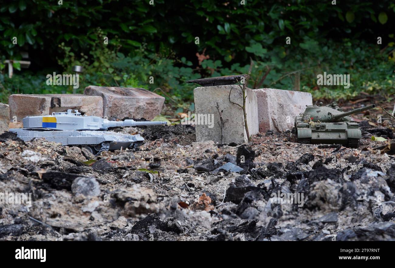 German leopard tank in a war hi-res stock photography and images - Alamy