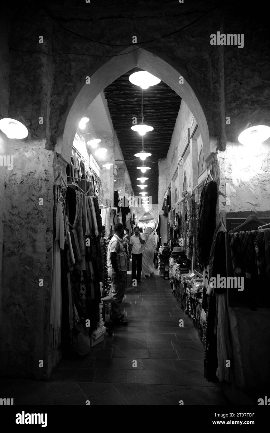 Traditional architecture in doha Black and White Stock Photos & Images ...
