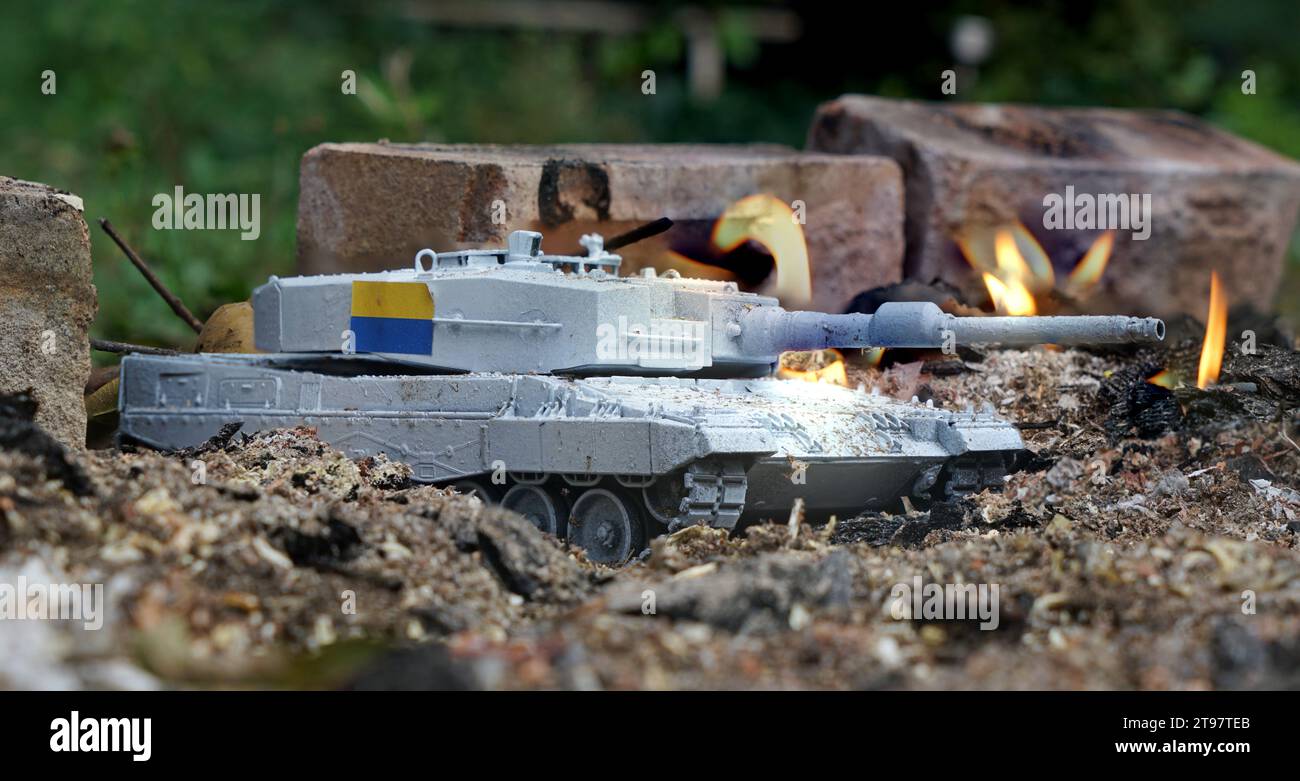 German Leopard 2 tank model in a diorama Stock Photo - Alamy